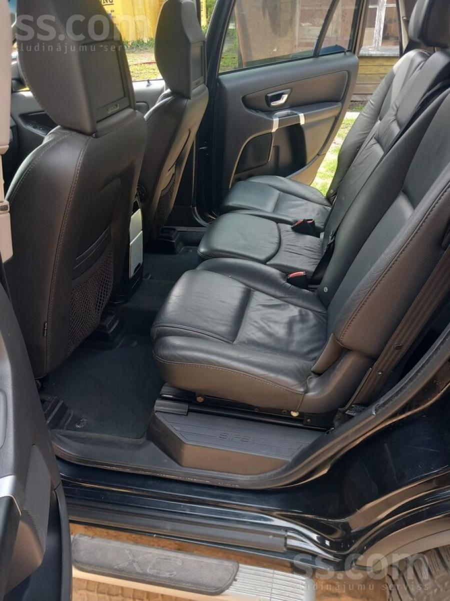 Melns Volvo XC90 2014 Jelgava, ar dzinēja tilpumu 2.40 L un nobraukumu 225 tūkst. km par 11400 €, foto 11 vietnē AUTOMOTO.COM.LV