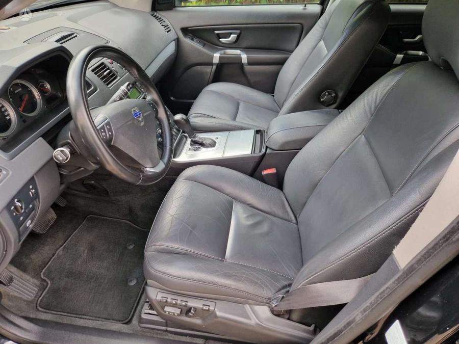 Melns Volvo XC90 2014 Viļņa, ar dzinēja tilpumu 2.40 L un nobraukumu 250 tūkst. km par 13650 €, foto 16 vietnē AUTOMOTO.COM.LV