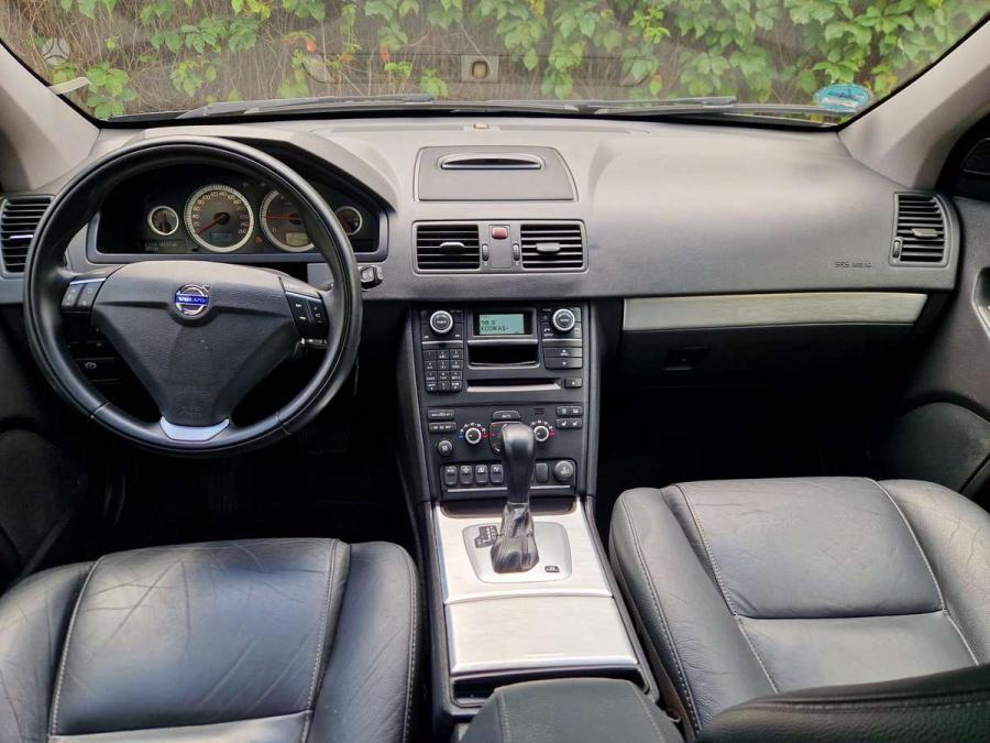 Melns Volvo XC90 2014 Viļņa, ar dzinēja tilpumu 2.40 L un nobraukumu 250 tūkst. km par 13650 €, foto 17 vietnē AUTOMOTO.COM.LV