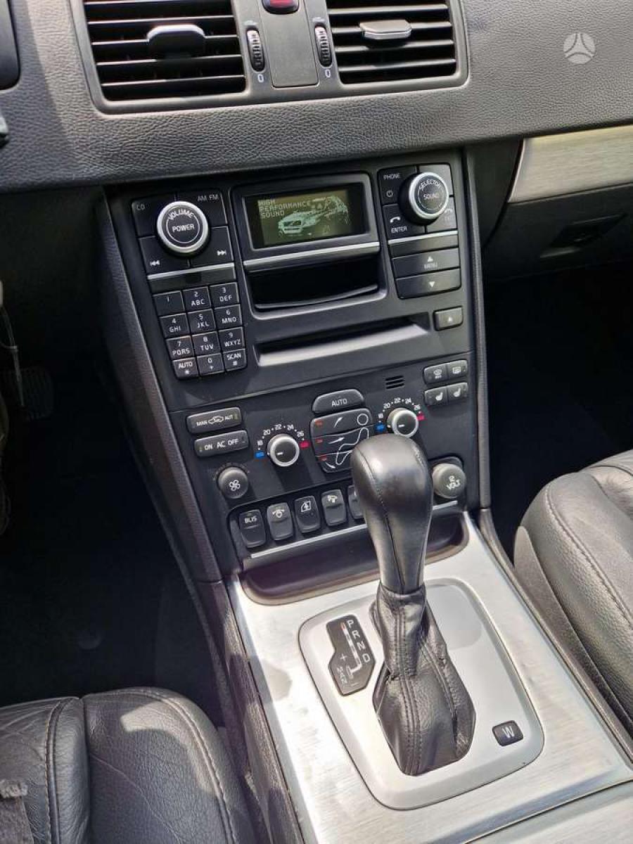 Melns Volvo XC90 2014 Viļņa, ar dzinēja tilpumu 2.40 L un nobraukumu 250 tūkst. km par 13650 €, foto 19 vietnē AUTOMOTO.COM.LV