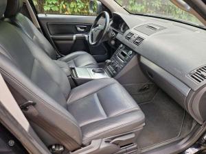 Melns Volvo XC90 2014 Viļņa, ar dzinēja tilpumu 2.40 L un nobraukumu 250 tūkst. km par 13650 €, foto 22 vietnē AUTOMOTO.COM.LV