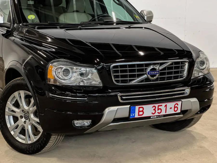 Black Volvo XC90 2014 in Jurmala, with an engine capacity of 2.40 L and mileage of 272 thousand km for 13950 €, photo 7 on AUTOMOTO.COM.LV