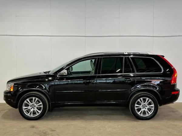Melns Volvo XC90 2014 Jūrmala, ar dzinēja tilpumu 2.40 L un nobraukumu 272 tūkst. km par 13950 €, foto 8 vietnē AUTOMOTO.COM.LV