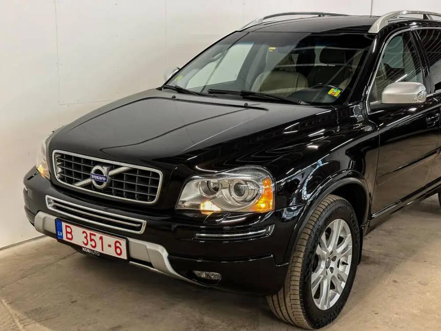 Black Volvo XC90 2014 in Jurmala, with an engine capacity of 2.40 L and mileage of 272 thousand km for 13950 €, photo 10 on AUTOMOTO.COM.LV