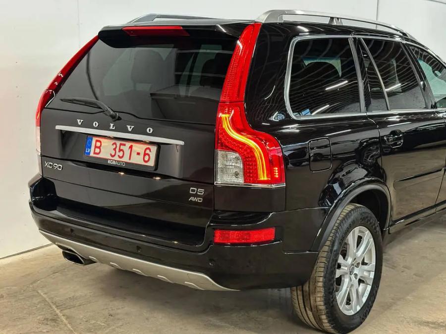 Black Volvo XC90 2014 in Jurmala, with an engine capacity of 2.40 L and mileage of 272 thousand km for 13950 €, photo 14 on AUTOMOTO.COM.LV