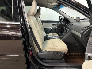 Black Volvo XC90 2014 in Jurmala, with an engine capacity of 2.40 L and mileage of 272 thousand km for 13950 €, photo 23 on AUTOMOTO.COM.LV