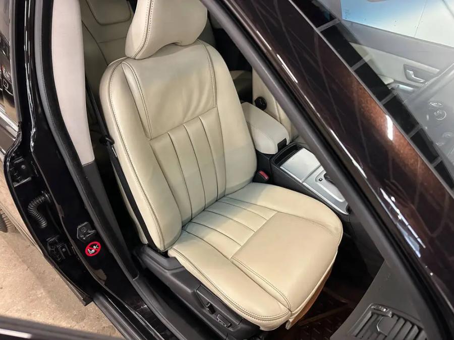 Black Volvo XC90 2014 in Jurmala, with an engine capacity of 2.40 L and mileage of 272 thousand km for 13950 €, photo 24 on AUTOMOTO.COM.LV