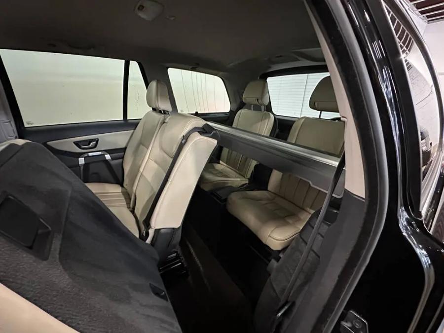 Black Volvo XC90 2014 in Jurmala, with an engine capacity of 2.40 L and mileage of 272 thousand km for 13950 €, photo 26 on AUTOMOTO.COM.LV