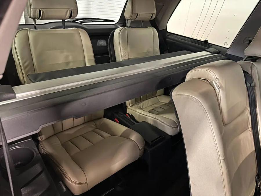 Black Volvo XC90 2014 in Jurmala, with an engine capacity of 2.40 L and mileage of 272 thousand km for 13950 €, photo 29 on AUTOMOTO.COM.LV