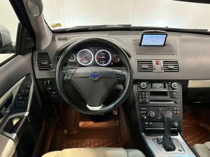 Black Volvo XC90 2014 in Jurmala, with an engine capacity of 2.40 L and mileage of 272 thousand km for 13950 €, photo 33 on AUTOMOTO.COM.LV