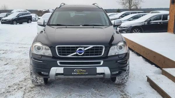 Black Volvo XC90 2014 in Riga, with an engine capacity of 2.40 L and mileage of 200 thousand km for 13990 €, photo 2 on AUTOMOTO.COM.LV