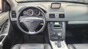 Black Volvo XC90 2014 in Riga, with an engine capacity of 2.40 L and mileage of 200 thousand km for 13990 €, photo 7 on AUTOMOTO.COM.LV