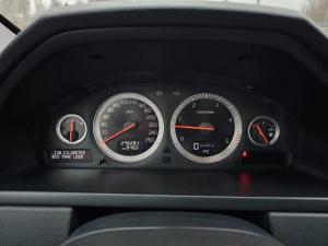 Black Volvo XC90 2014 in Riga, with an engine capacity of 2.40 L and mileage of 275 thousand km for 12700 €, photo 4 on AUTOMOTO.COM.LV
