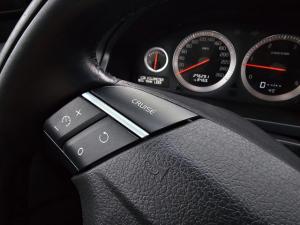 Black Volvo XC90 2014 in Riga, with an engine capacity of 2.40 L and mileage of 275 thousand km for 12700 €, photo 6 on AUTOMOTO.COM.LV
