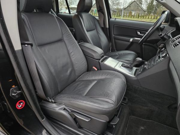Melns Volvo XC90 2014 Rīga, ar dzinēja tilpumu 2.40 L un nobraukumu 275 tūkst. km par 12700 €, foto 10 vietnē AUTOMOTO.COM.LV