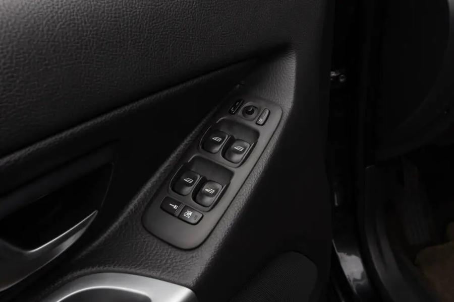 Melns Volvo XC90 2014 Jelgava, ar dzinēja tilpumu 2.40 L un nobraukumu 311 tūkst. km par 12500 €, foto 12 vietnē AUTOMOTO.COM.LV