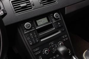 Melns Volvo XC90 2014 Jelgava, ar dzinēja tilpumu 2.40 L un nobraukumu 311 tūkst. km par 12500 €, foto 16 vietnē AUTOMOTO.COM.LV