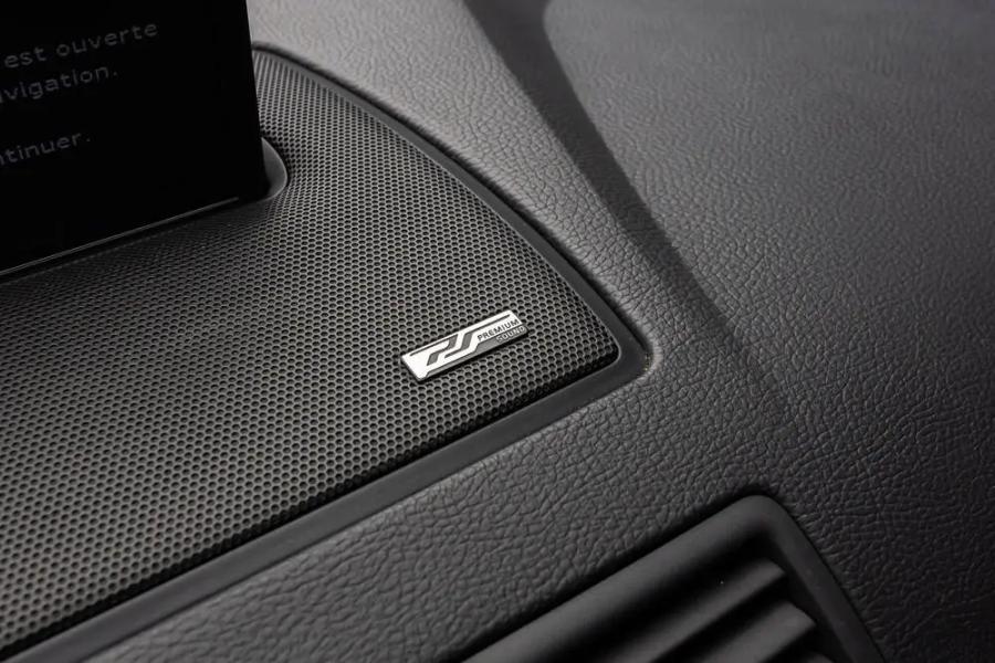 Melns Volvo XC90 2014 Jelgava, ar dzinēja tilpumu 2.40 L un nobraukumu 311 tūkst. km par 12500 €, foto 18 vietnē AUTOMOTO.COM.LV