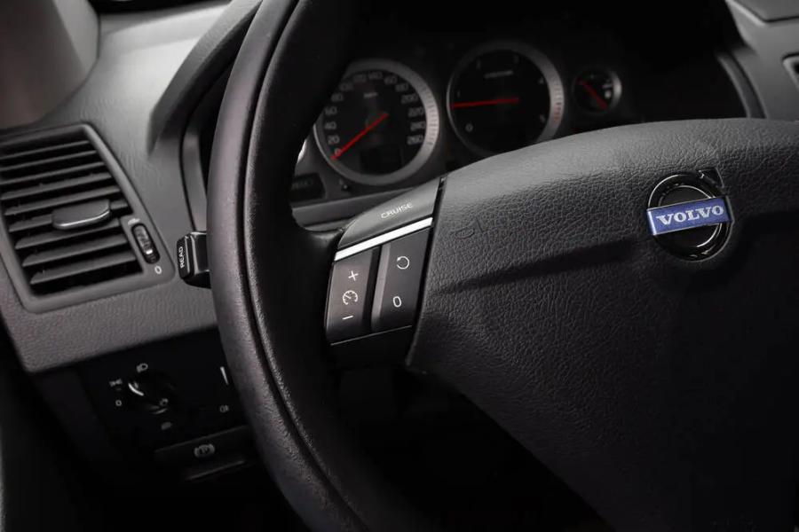 Melns Volvo XC90 2014 Jelgava, ar dzinēja tilpumu 2.40 L un nobraukumu 311 tūkst. km par 12500 €, foto 19 vietnē AUTOMOTO.COM.LV
