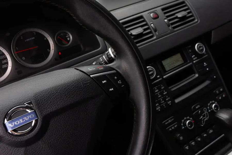 Melns Volvo XC90 2014 Jelgava, ar dzinēja tilpumu 2.40 L un nobraukumu 311 tūkst. km par 12500 €, foto 20 vietnē AUTOMOTO.COM.LV