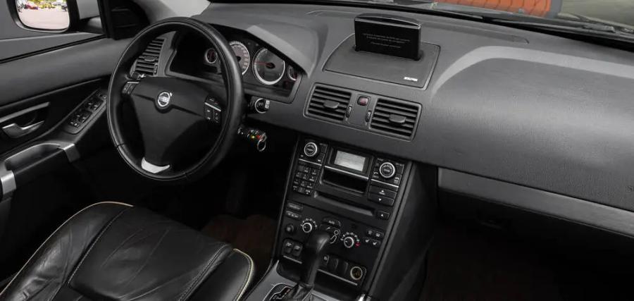 Melns Volvo XC90 2014 Jelgava, ar dzinēja tilpumu 2.40 L un nobraukumu 311 tūkst. km par 12500 €, foto 27 vietnē AUTOMOTO.COM.LV