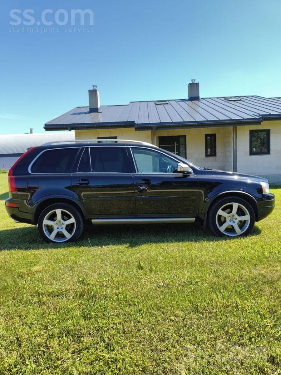 Melns Volvo XC90 2014 Rīga, ar dzinēja tilpumu 2.40 L un nobraukumu 322 tūkst. km par 12900 €, foto 3 vietnē AUTOMOTO.COM.LV