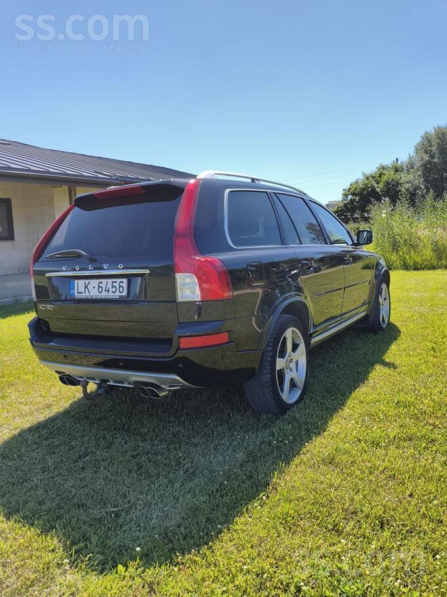 Melns Volvo XC90 2014 Rīga, ar dzinēja tilpumu 2.40 L un nobraukumu 322 tūkst. km par 12900 €, foto 4 vietnē AUTOMOTO.COM.LV
