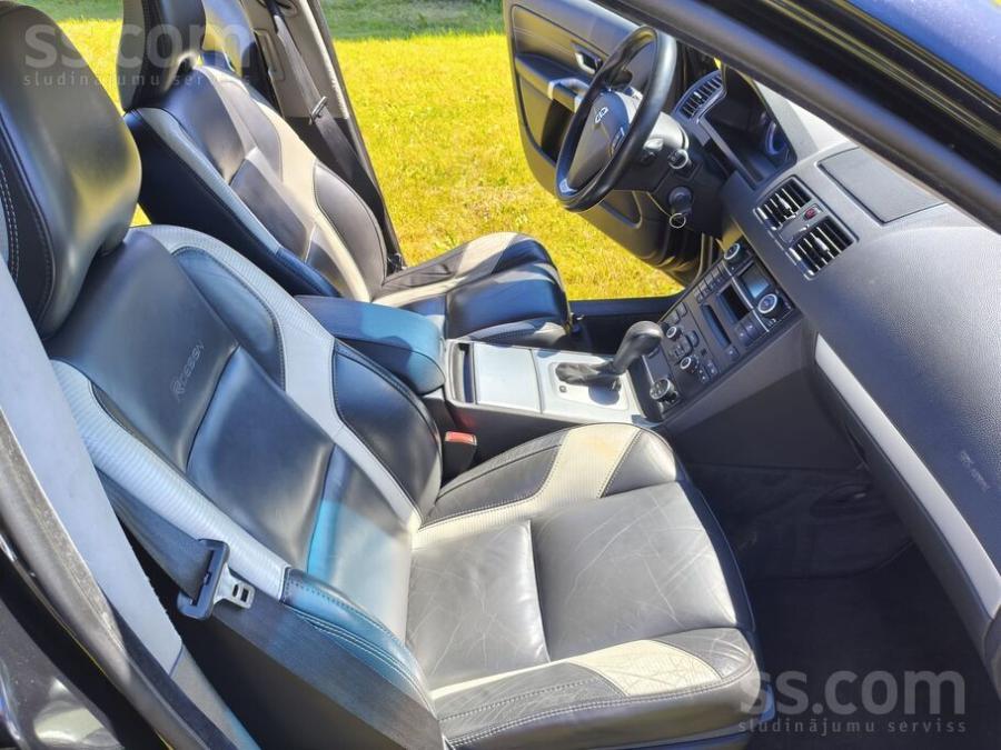 Melns Volvo XC90 2014 Rīga, ar dzinēja tilpumu 2.40 L un nobraukumu 322 tūkst. km par 12900 €, foto 13 vietnē AUTOMOTO.COM.LV