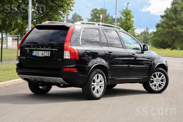 Black Volvo XC90 2014 in Jelgava, with an engine capacity of 2.40 L and mileage of 0 thousand km for 11500 €, photo 4 on AUTOMOTO.COM.LV