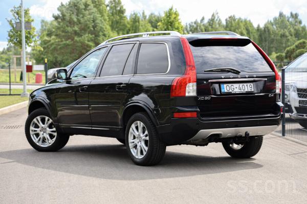 Black Volvo XC90 2014 in Jelgava, with an engine capacity of 2.40 L and mileage of 0 thousand km for 11500 €, photo 6 on AUTOMOTO.COM.LV