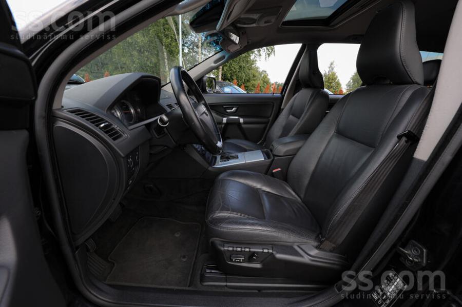 Melns Volvo XC90 2014 Jelgava, ar dzinēja tilpumu 2.40 L un nobraukumu 0 tūkst. km par 11500 €, foto 8 vietnē AUTOMOTO.COM.LV