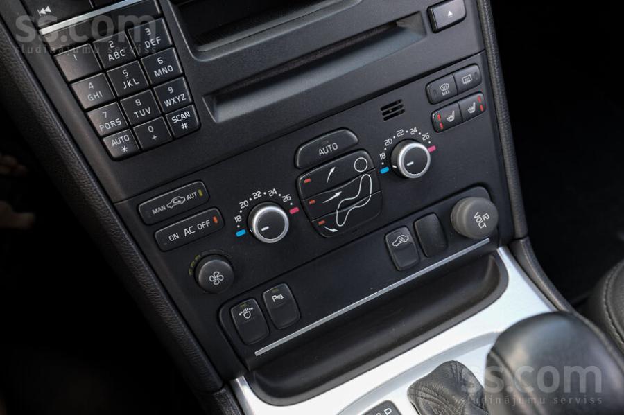 Melns Volvo XC90 2014 Jelgava, ar dzinēja tilpumu 2.40 L un nobraukumu 0 tūkst. km par 11500 €, foto 18 vietnē AUTOMOTO.COM.LV