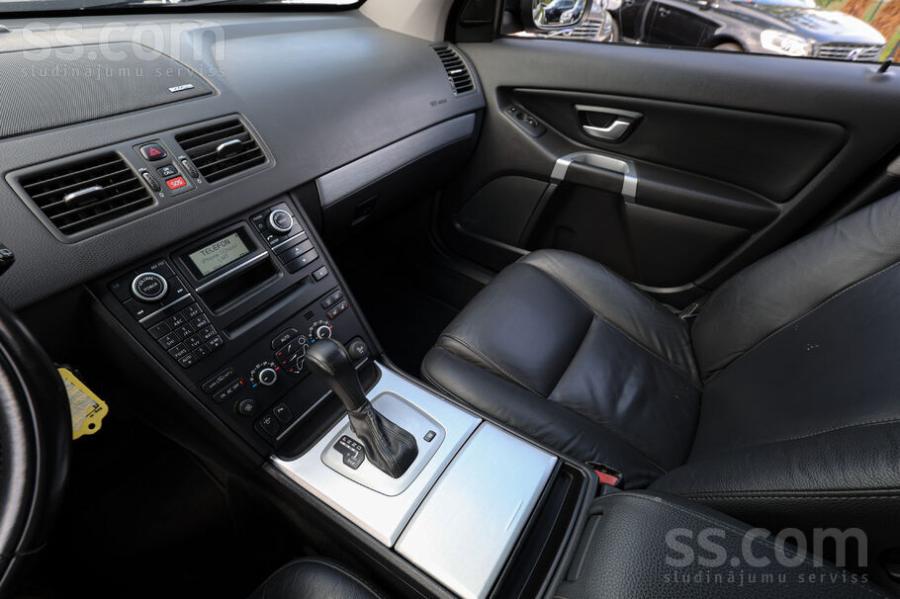Melns Volvo XC90 2014 Jelgava, ar dzinēja tilpumu 2.40 L un nobraukumu 0 tūkst. km par 11500 €, foto 19 vietnē AUTOMOTO.COM.LV