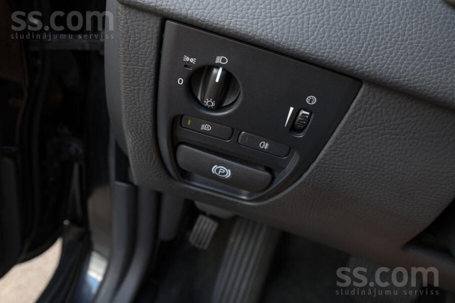 Melns Volvo XC90 2014 Jelgava, ar dzinēja tilpumu 2.40 L un nobraukumu 0 tūkst. km par 11500 €, foto 22 vietnē AUTOMOTO.COM.LV