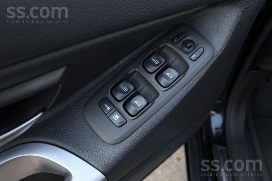 Melns Volvo XC90 2014 Jelgava, ar dzinēja tilpumu 2.40 L un nobraukumu 0 tūkst. km par 11500 €, foto 23 vietnē AUTOMOTO.COM.LV