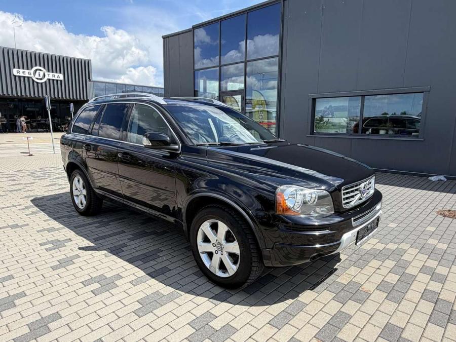 Melns Volvo XC90 2014 Šauļi, ar dzinēja tilpumu 2.40 L un nobraukumu 289 tūkst. km par 10600 €, foto 1 vietnē AUTOMOTO.COM.LV