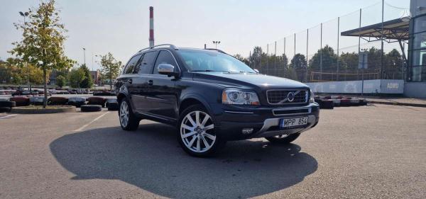 Black Volvo XC90 2014 in Siauliai, with an engine capacity of 3.20 L and mileage of 170 thousand km for 12000 €, photo 3 on AUTOMOTO.COM.LV