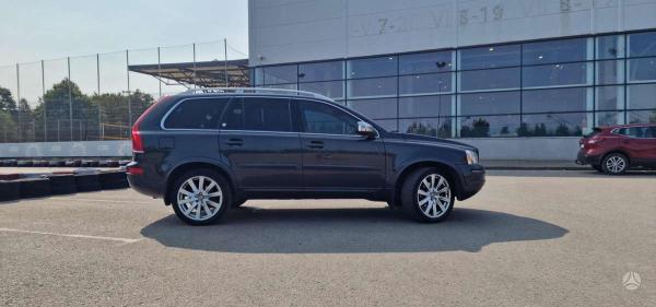 Black Volvo XC90 2014 in Siauliai, with an engine capacity of 3.20 L and mileage of 170 thousand km for 12000 €, photo 4 on AUTOMOTO.COM.LV