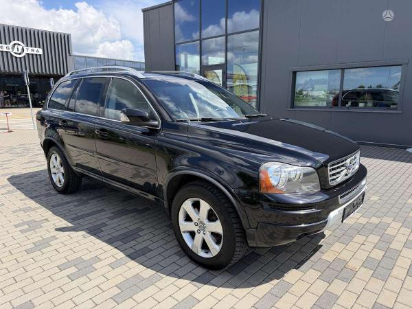 Black Volvo XC90 2014 in Siauliai, with an engine capacity of 2.40 L and mileage of 294 thousand km for 9950 €, photo 1 on AUTOMOTO.COM.LV
