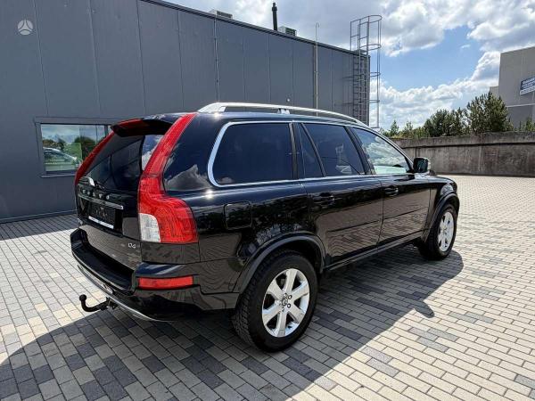 Black Volvo XC90 2014 in Siauliai, with an engine capacity of 2.40 L and mileage of 294 thousand km for 9950 €, photo 2 on AUTOMOTO.COM.LV