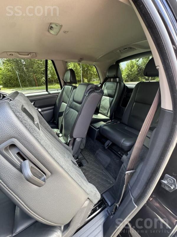 Black Volvo XC90 2014 in Tukums, with an engine capacity of 2.40 L and mileage of 217 thousand km for 13700 €, photo 10 on AUTOMOTO.COM.LV