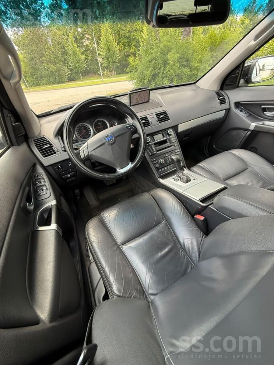 Melns Volvo XC90 2014 Tukums, ar dzinēja tilpumu 2.40 L un nobraukumu 217 tūkst. km par 13700 €, foto 5 vietnē AUTOMOTO.COM.LV