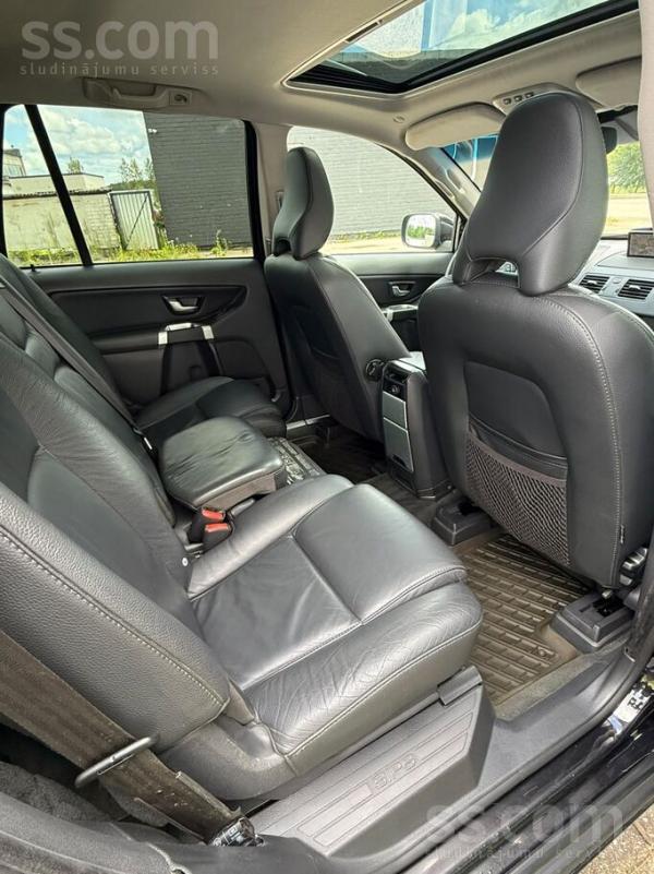 Melns Volvo XC90 2014 Tukums, ar dzinēja tilpumu 2.40 L un nobraukumu 217 tūkst. km par 13700 €, foto 5 vietnē AUTOMOTO.COM.LV