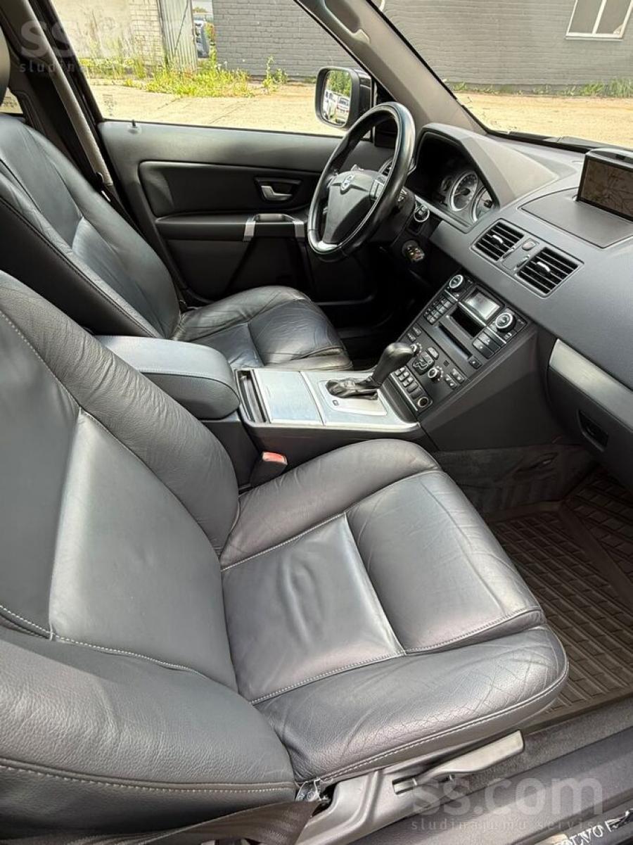 Melns Volvo XC90 2014 Tukums, ar dzinēja tilpumu 2.40 L un nobraukumu 217 tūkst. km par 13700 €, foto 7 vietnē AUTOMOTO.COM.LV