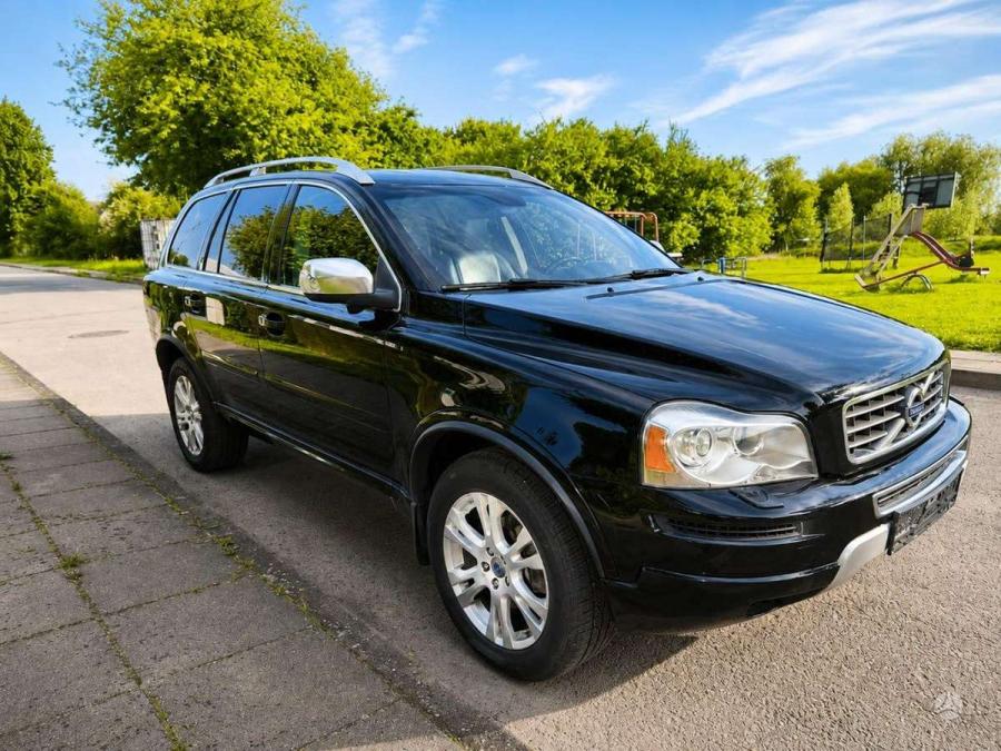 Black Volvo XC90 2014 in Klaipeda, with an engine capacity of 3.20 L and mileage of 280 thousand km for 8100 €, photo 8 on AUTOMOTO.COM.LV