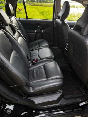 Black Volvo XC90 2014 in Klaipeda, with an engine capacity of 3.20 L and mileage of 280 thousand km for 8100 €, photo 9 on AUTOMOTO.COM.LV