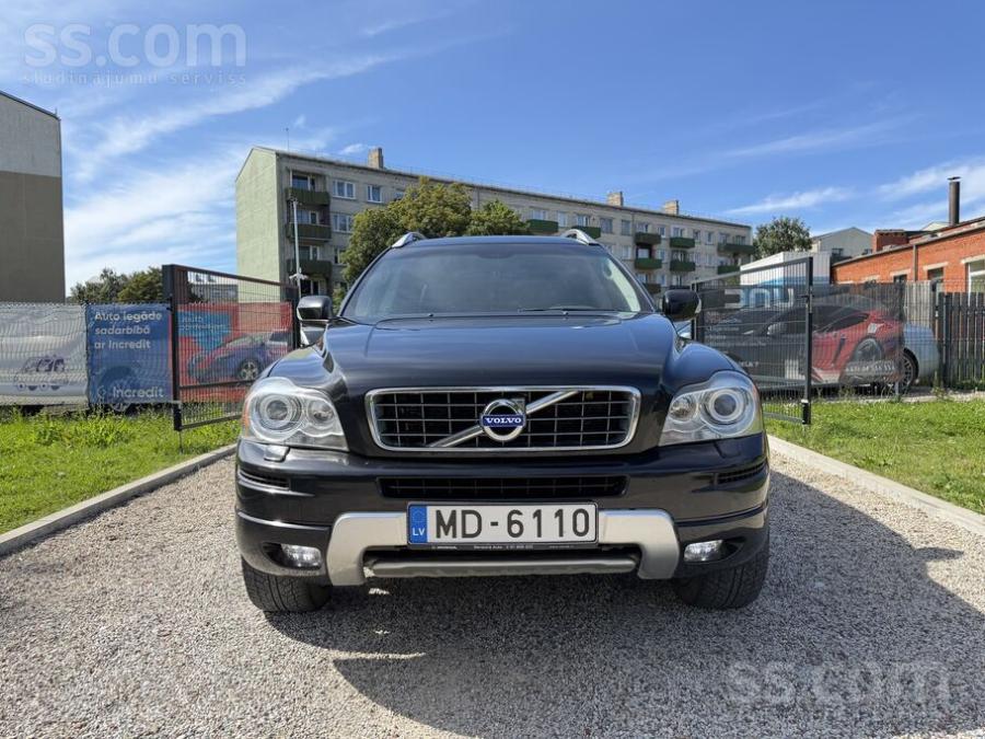 Black Volvo XC90 2014 in Ventspils, with an engine capacity of 2.40 L and mileage of 275 thousand km for 9990 €, photo 3 on AUTOMOTO.COM.LV