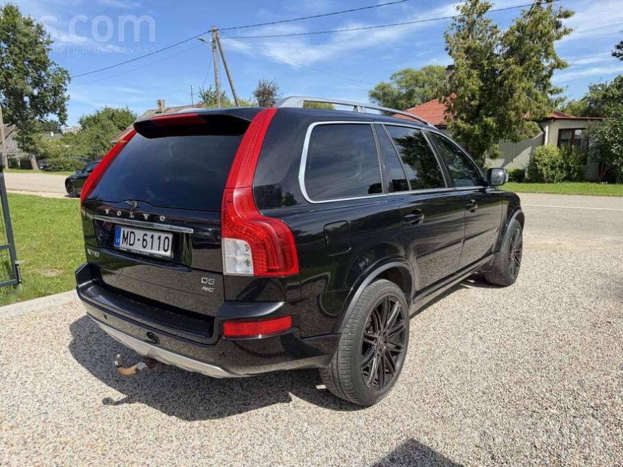 Black Volvo XC90 2014 in Ventspils, with an engine capacity of 2.40 L and mileage of 275 thousand km for 9990 €, photo 5 on AUTOMOTO.COM.LV