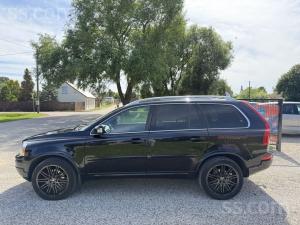 Black Volvo XC90 2014 in Ventspils, with an engine capacity of 2.40 L and mileage of 275 thousand km for 9990 €, photo 9 on AUTOMOTO.COM.LV
