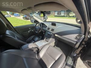 Black Volvo XC90 2014 in Ventspils, with an engine capacity of 2.40 L and mileage of 275 thousand km for 9990 €, photo 13 on AUTOMOTO.COM.LV